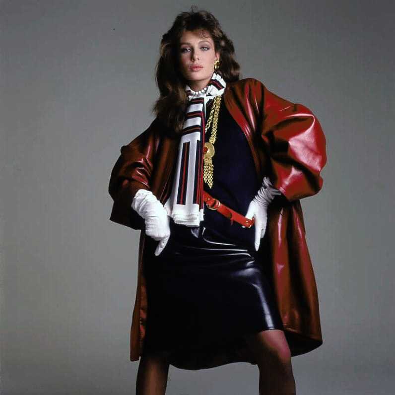 kelly in red suit | Scrolller