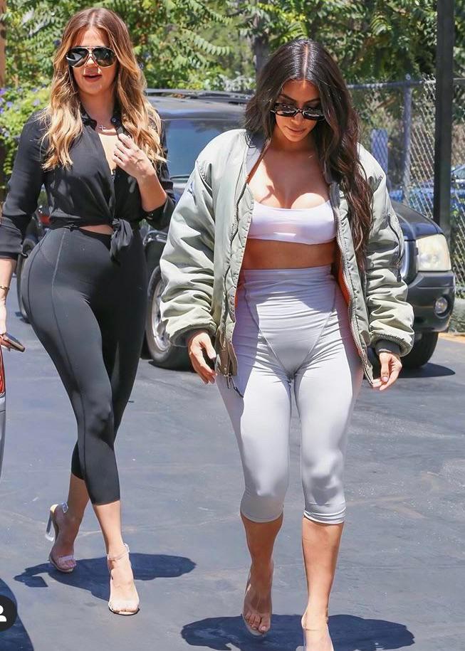 Khloe and Kim | Scrolller