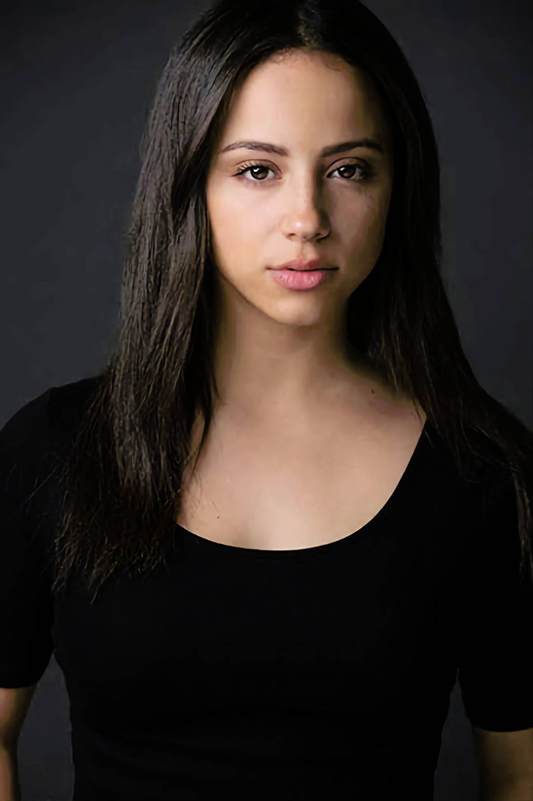 Kiana Madeira | Scrolller