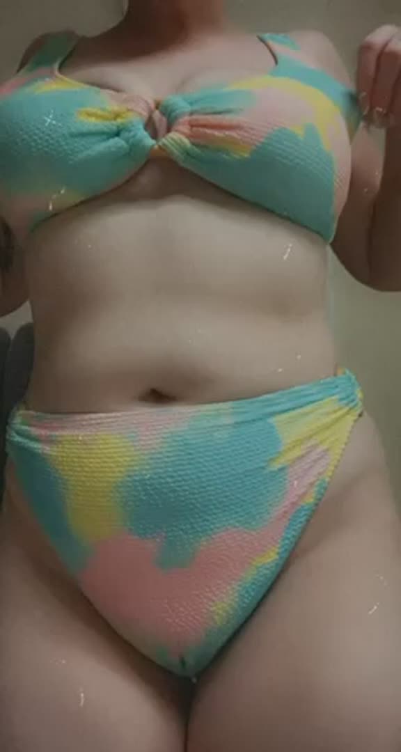 Labor Day drop. Last bikini day of the season. 😇 | Scrolller