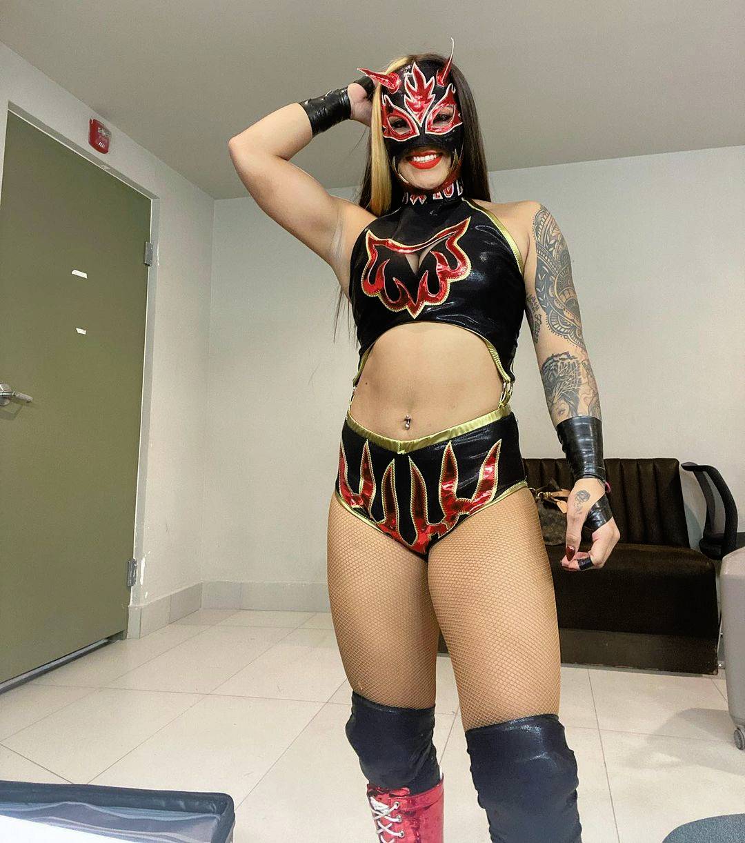 Lady Flammer | Scrolller