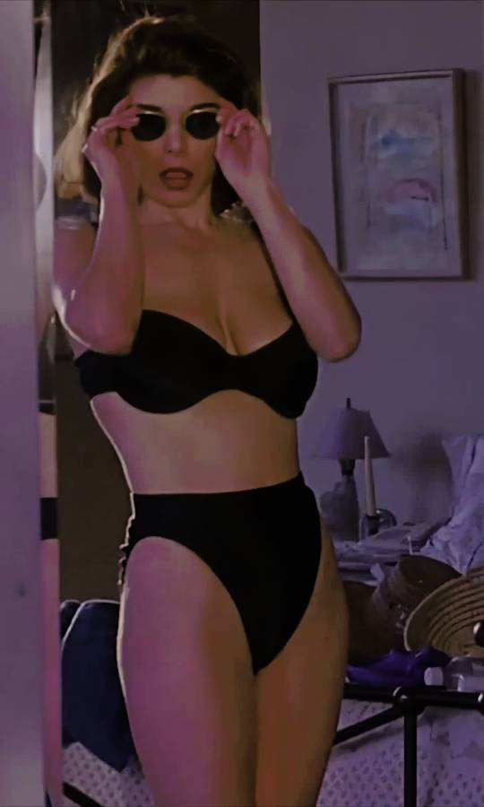 Laura San Giacomo - Nina Takes a Lover (1994) | Scrolller