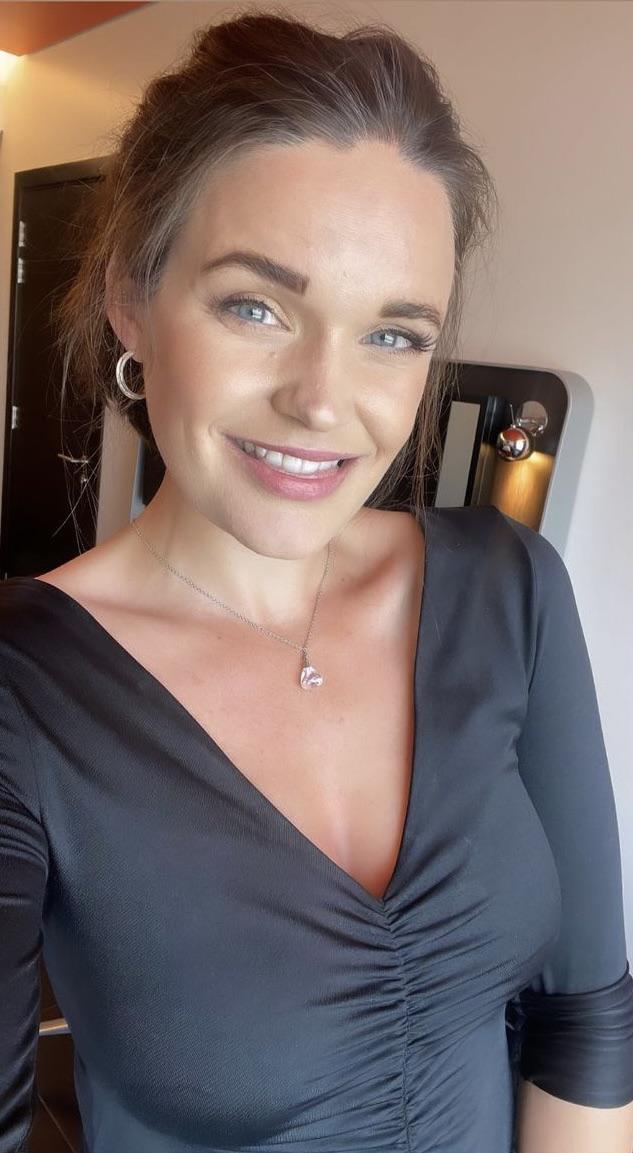 Laura Winter | Scrolller