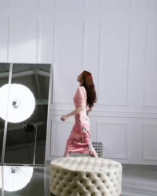 Lee Sung-kyung | Scrolller