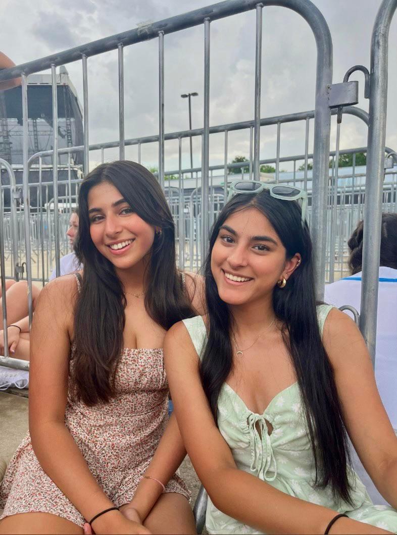 Left or right? [2] | Scrolller