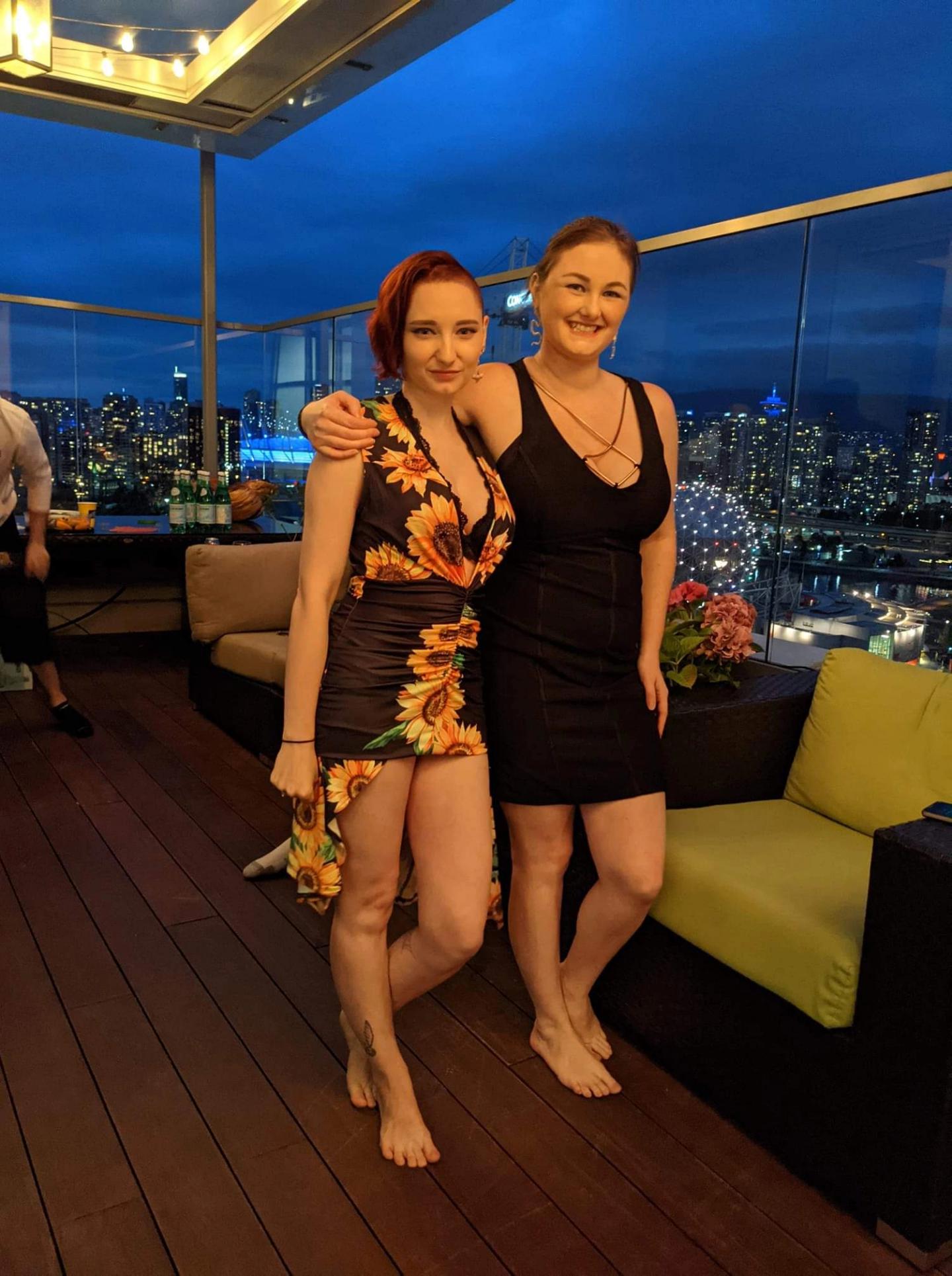 Left or right? | Scrolller