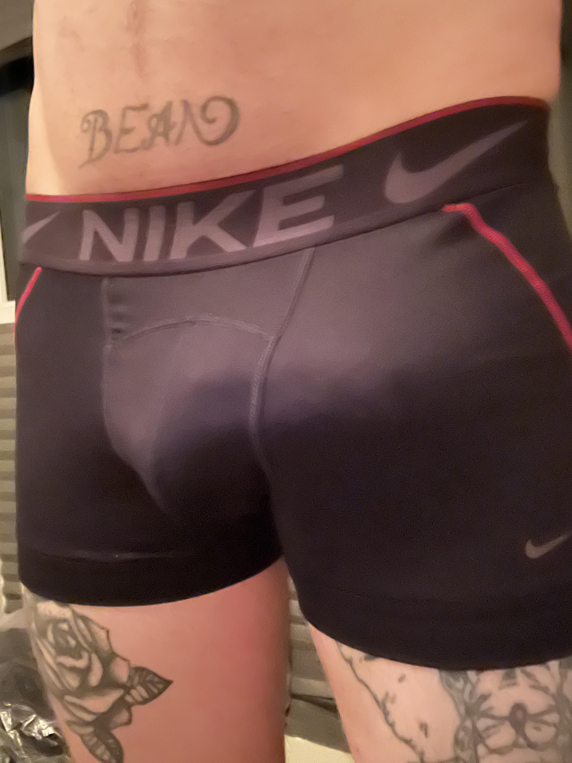 Lesson lernt. Spandex and hard on’s don’t mix | Scrolller