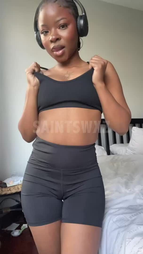 Let me make our gym sessions a little bit hotter | Scrolller