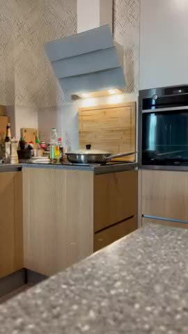 Let’s dance on my kitchen ;) | Scrolller