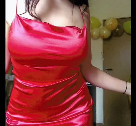 Let this bday girl have a one night stand 🎉 (F20) | Scrolller