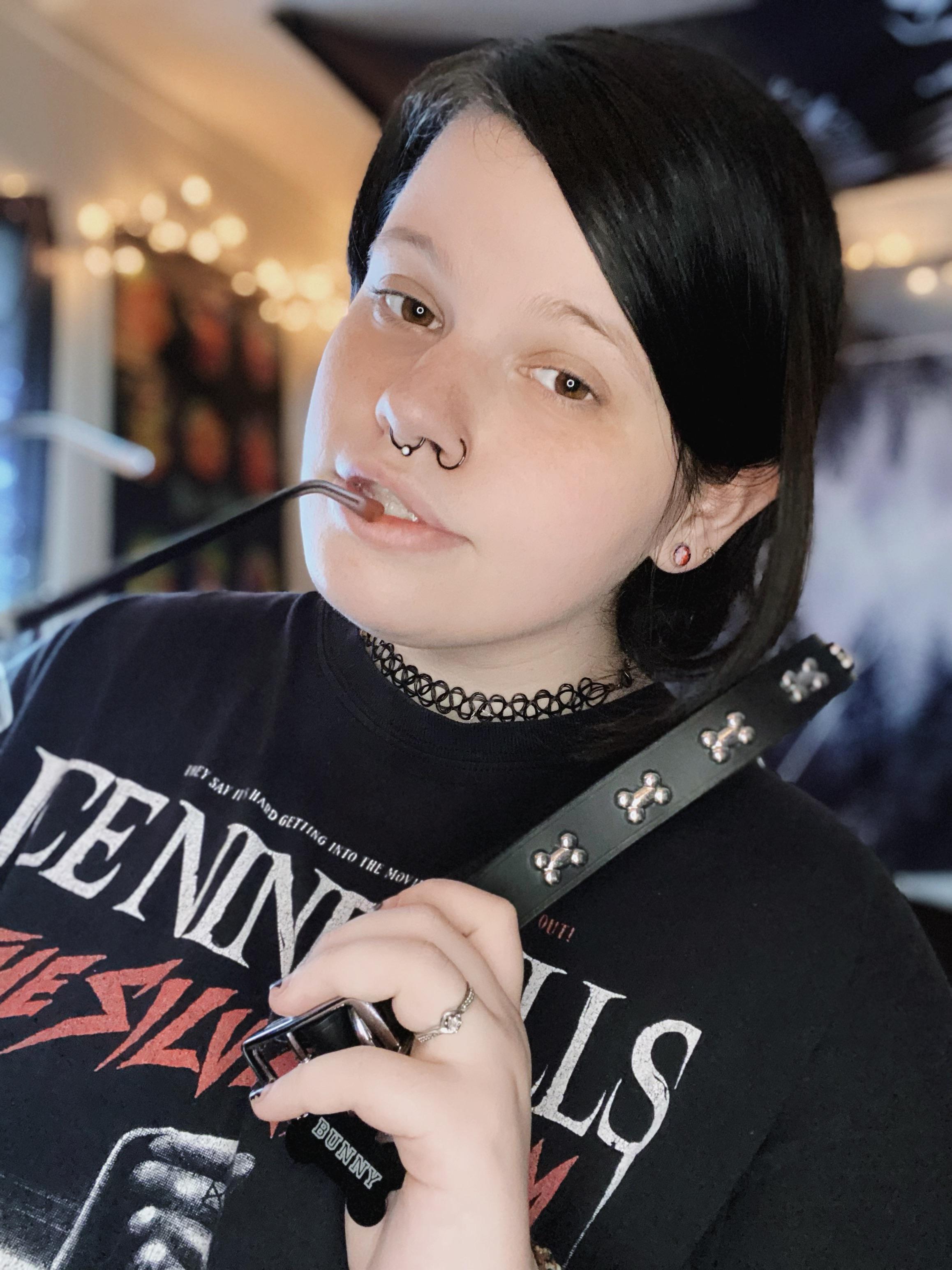 Let this cute chubby stoner collar you 😈💕 | Scrolller