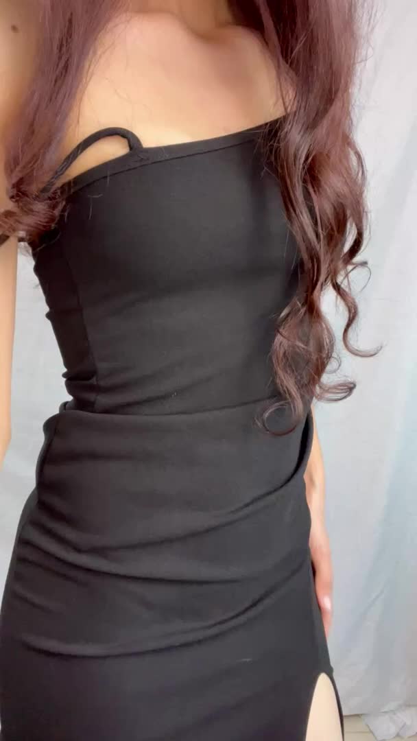 Let's go to the bar, get drunk and fuck until dawn! | Scrolller