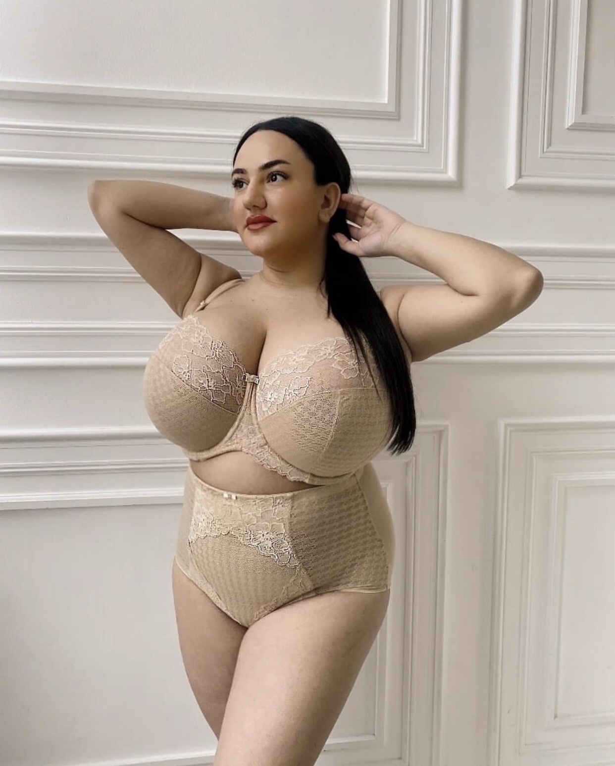 lia_g_official is enormous | Scrolller