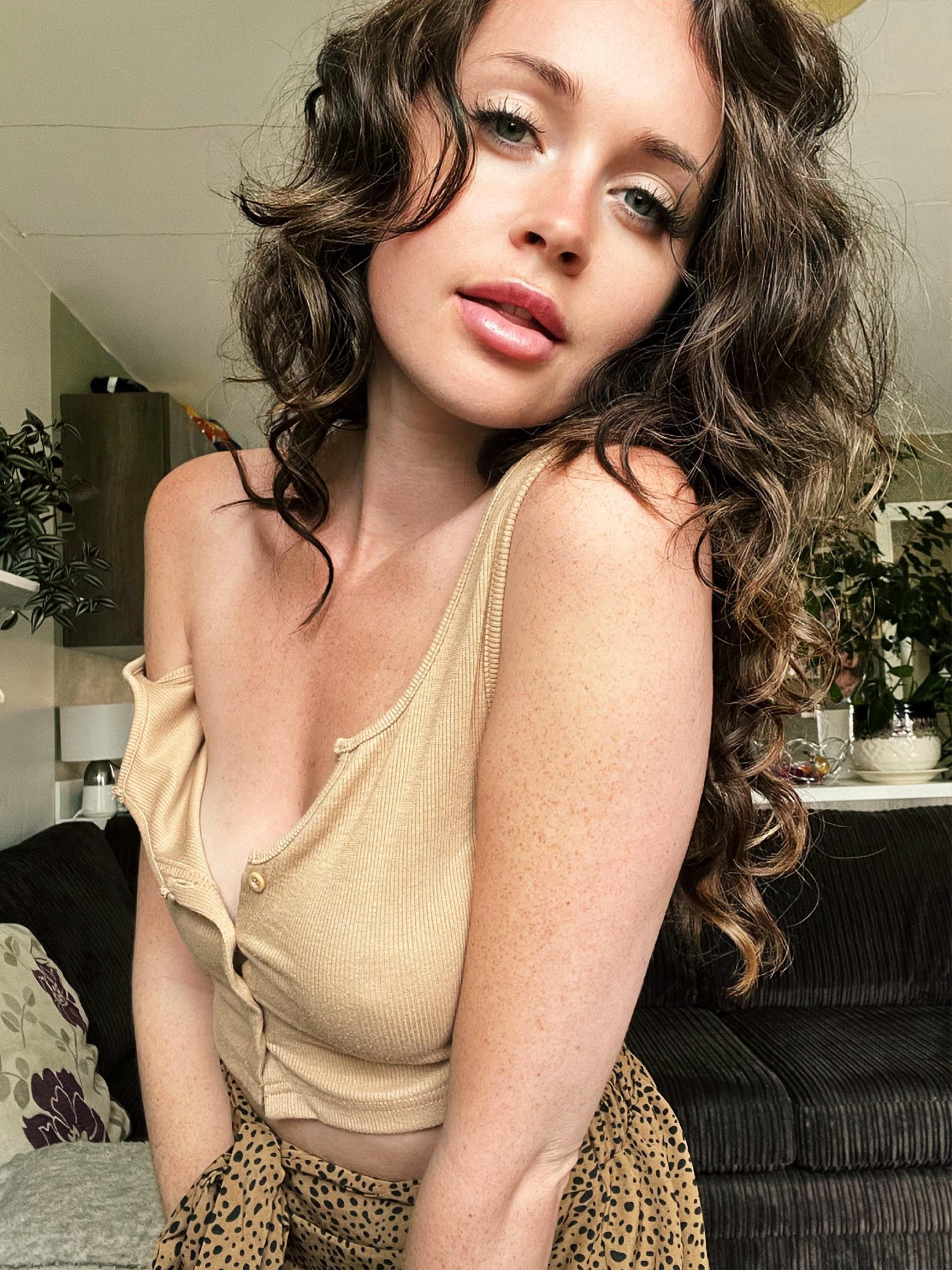 Life’s better without a bra. Can confirm | Scrolller