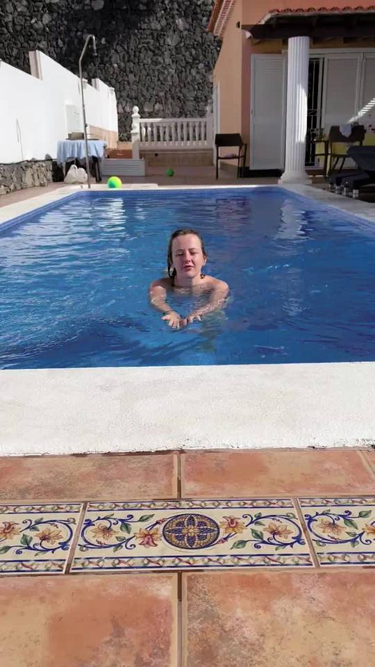 Like a mermaid, but sluttier | Scrolller