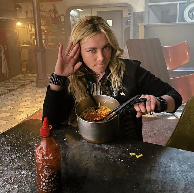 likes her Mac & Cheese spicy | Scrolller