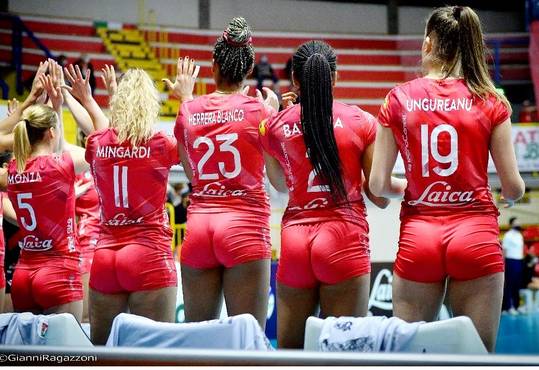 Lined up | Scrolller