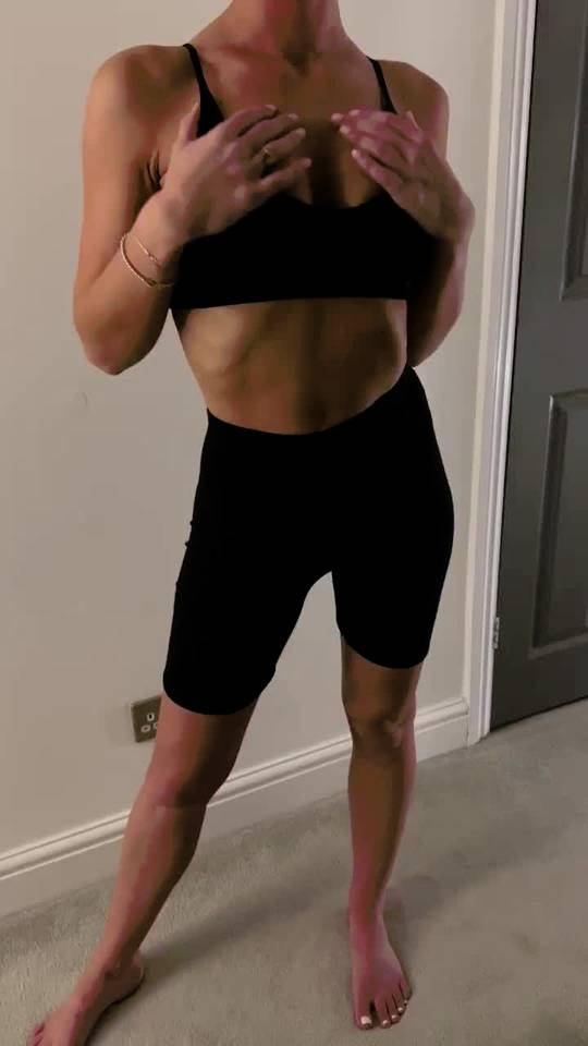 Little flash after my workout 🧡 | Scrolller