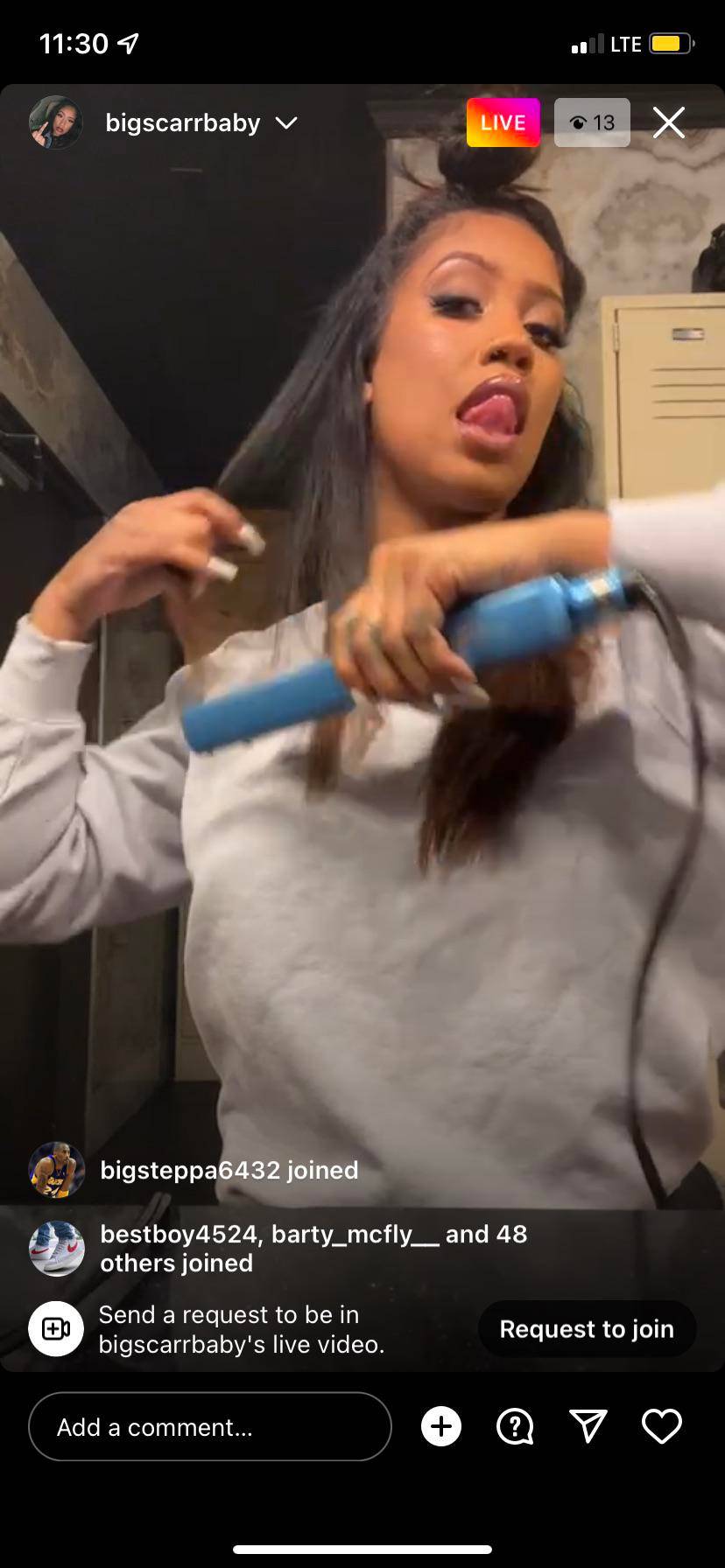 Live rn in the strippers locker room | Scrolller