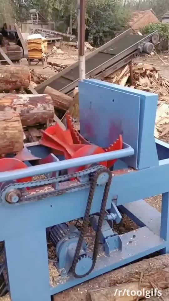 Log cutting machine (with pincers) | Scrolller