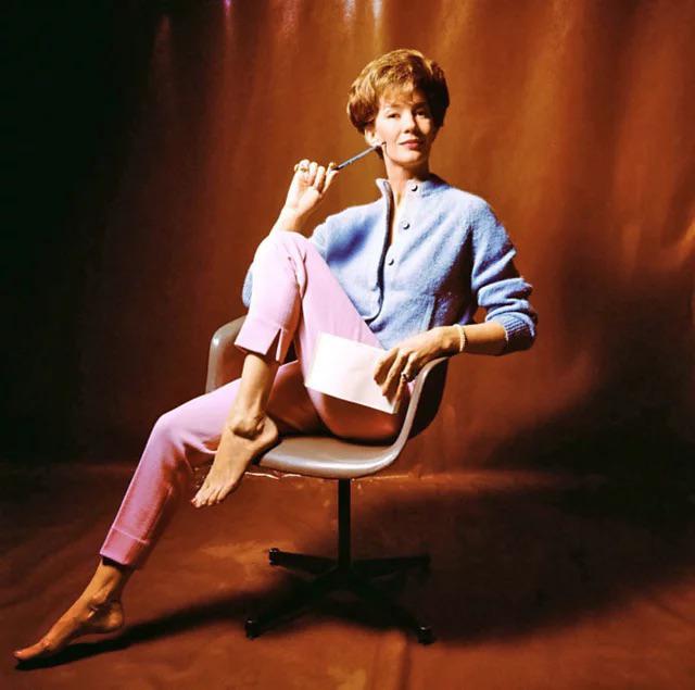 Lois Maxwell | Scrolller