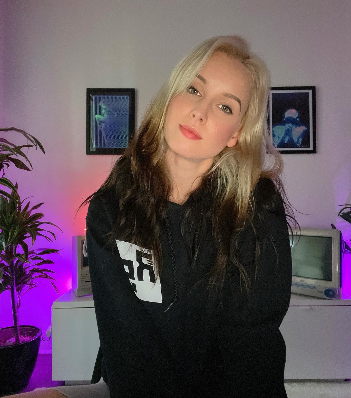 Looking Cute | Scrolller