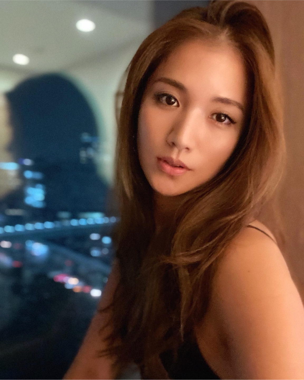 Looking longingly | Scrolller