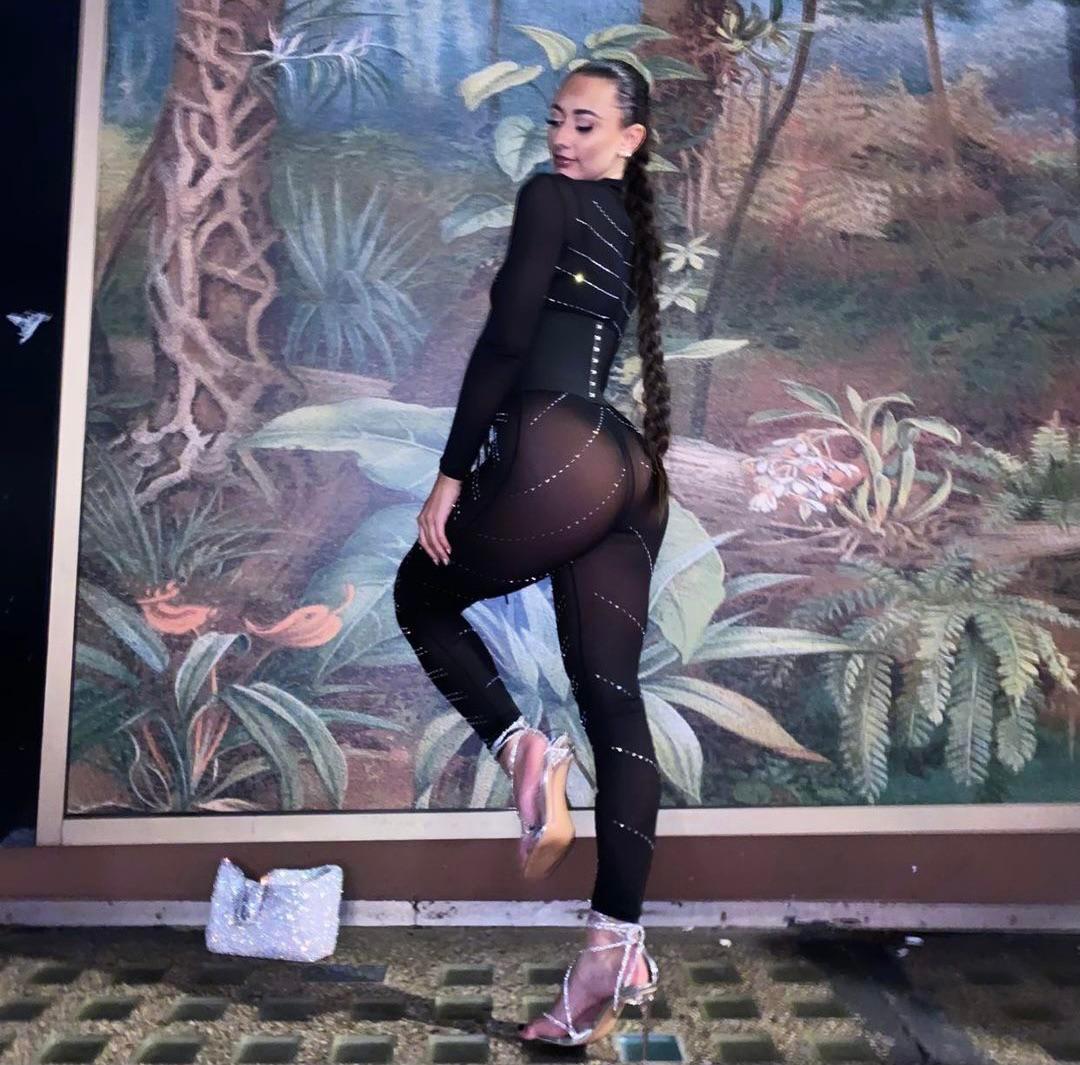 Lottie’s Instagram Story 🍑 | Scrolller