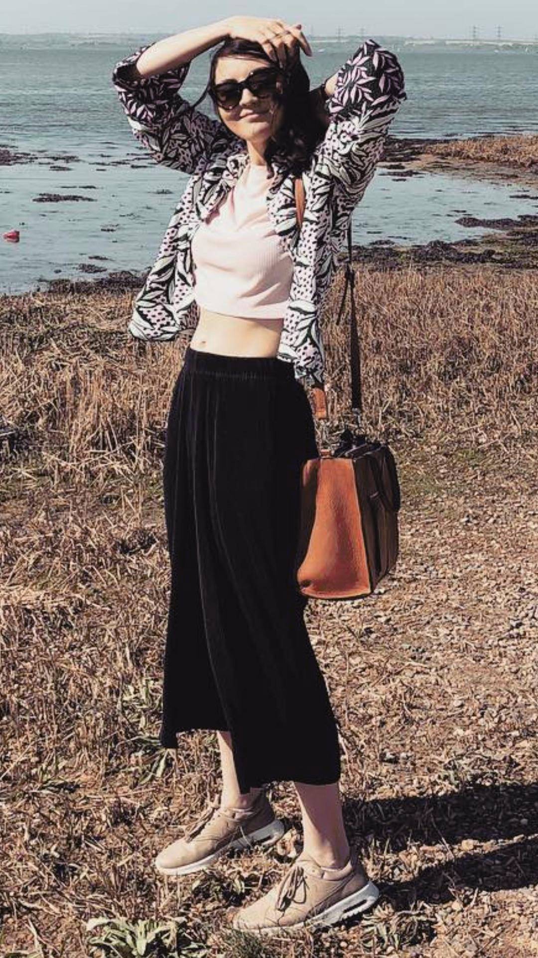 Love a belly shot. | Scrolller