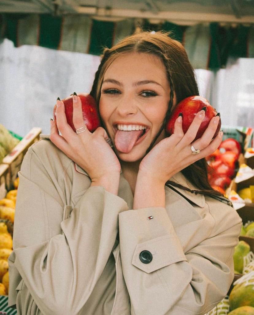 Love her tongue so much | Scrolller