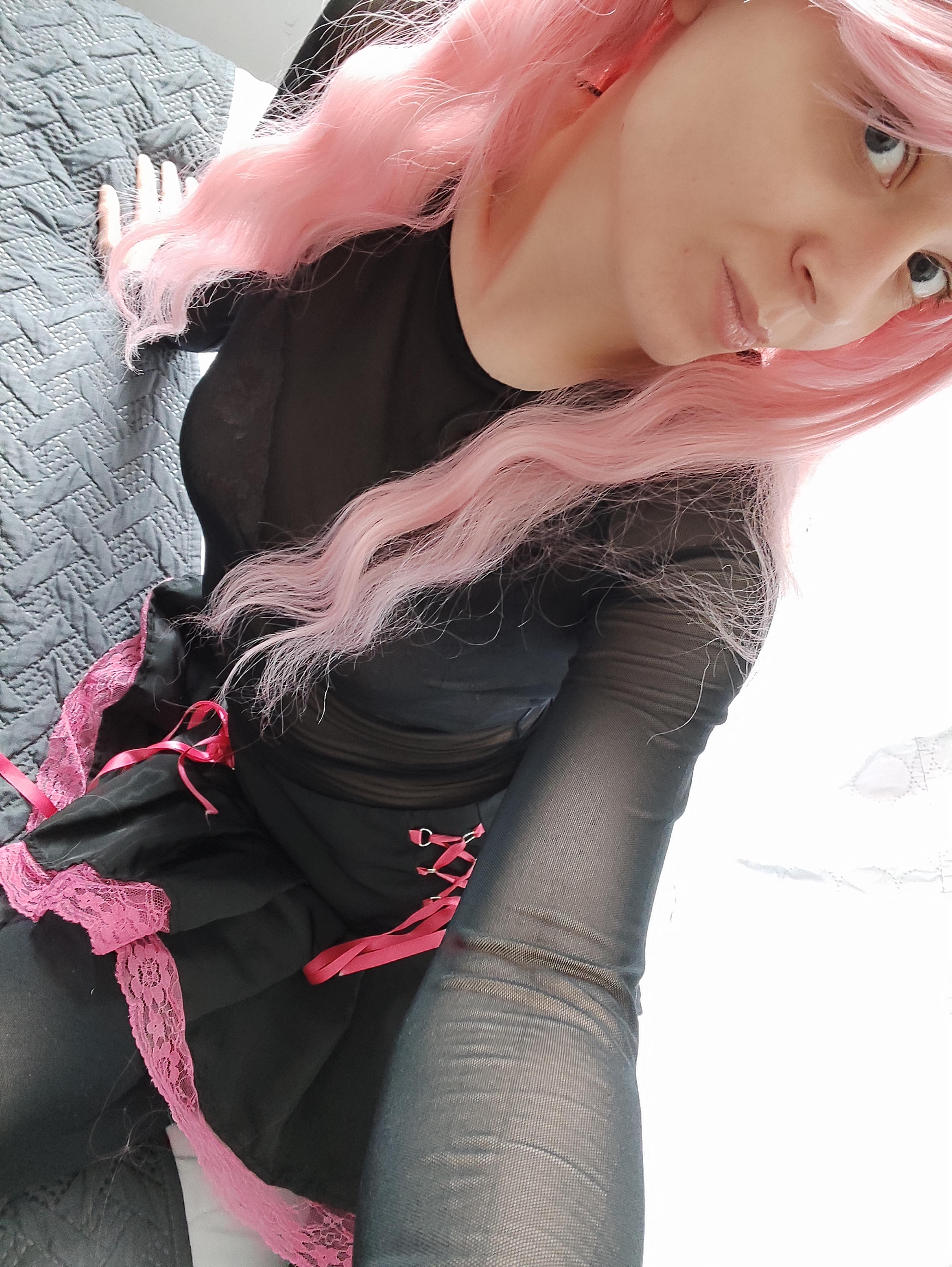 love pink 💞 | Scrolller