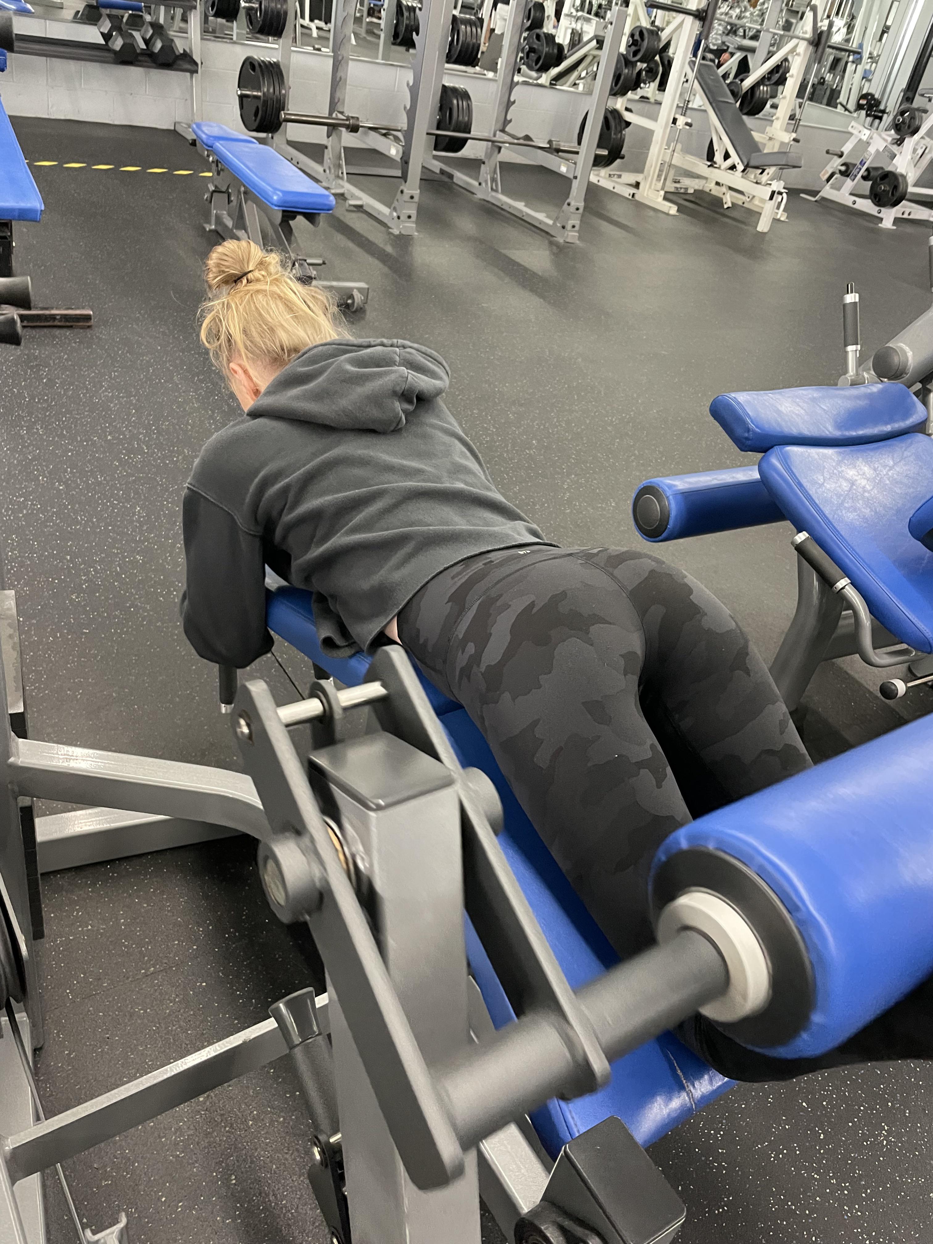 Love spreading a little extra wide to give the gym a show on the hamstring curl (; | Scrolller