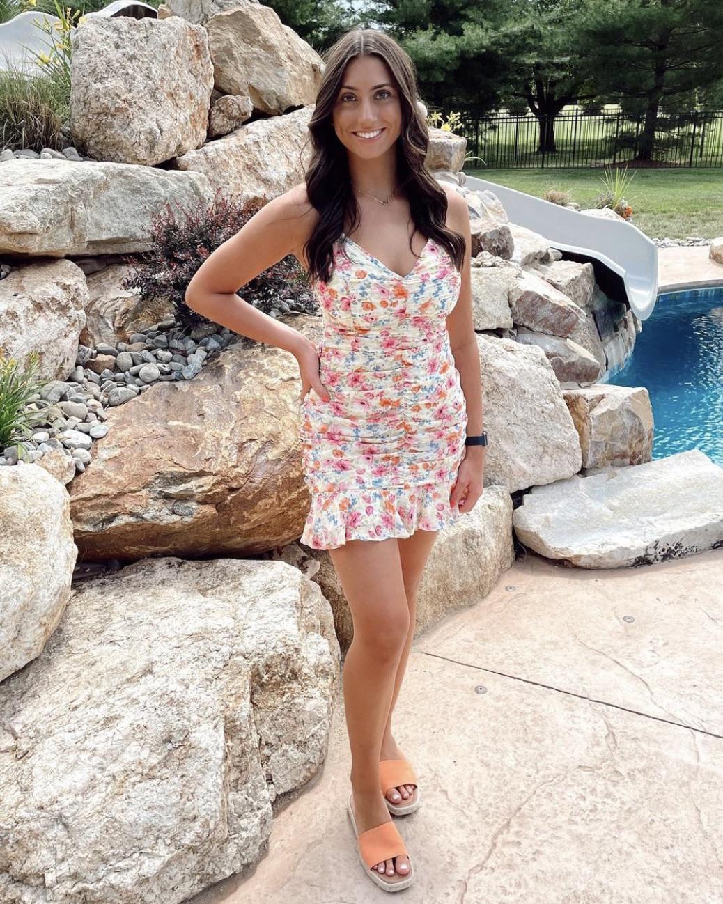 Lovely gal | Scrolller