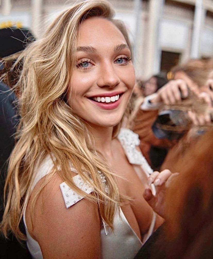 Maddie smiling | Scrolller