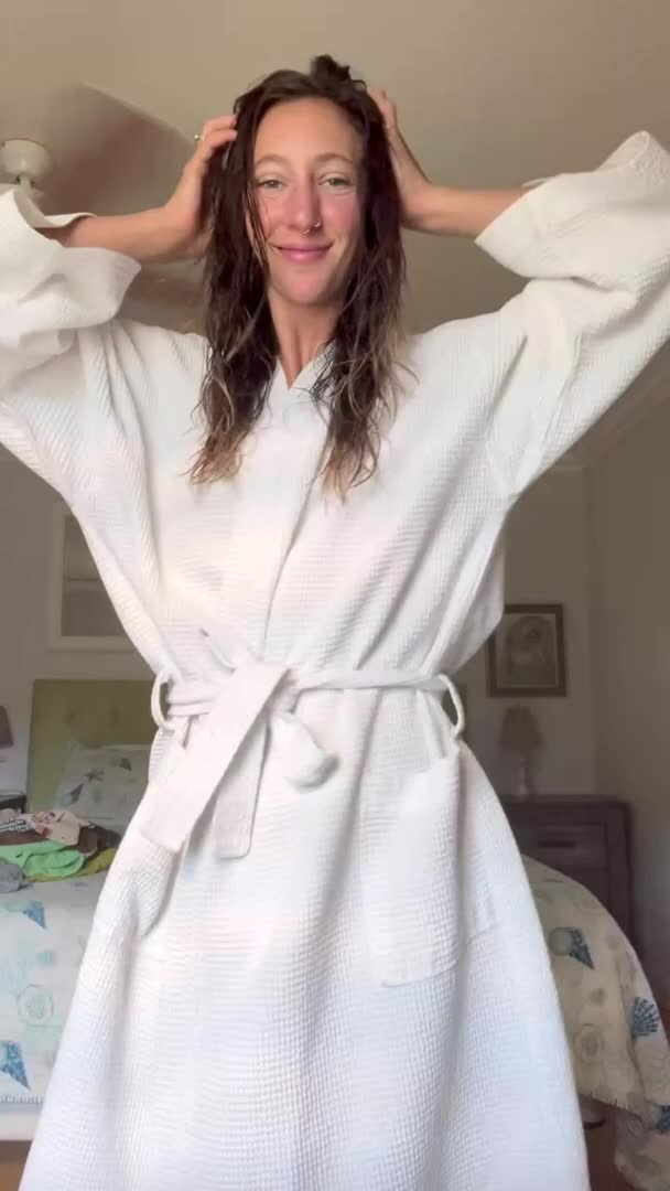 magic trick, but make it spicy | Scrolller