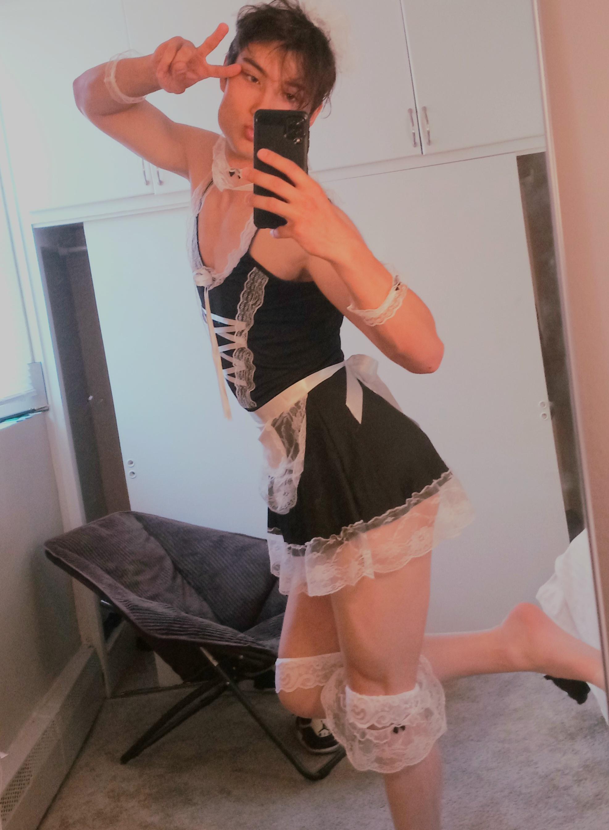 maid ready to serve | Scrolller