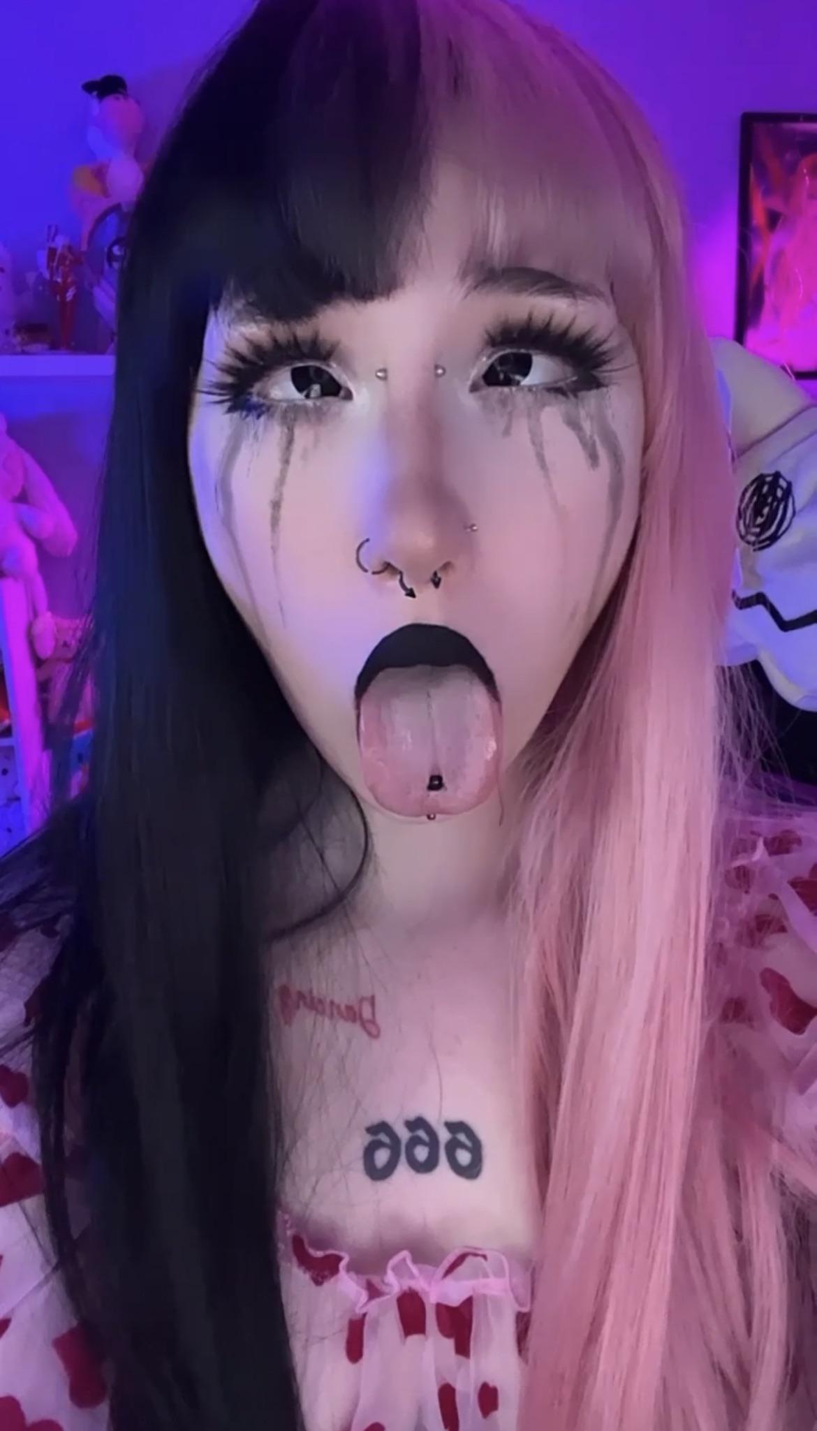 make it messy for me :) | Scrolller