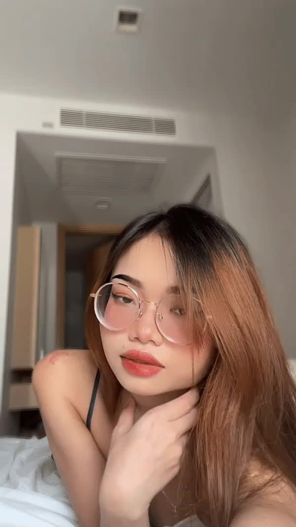 Make me your slut and shoot your cum down my throat | Scrolller