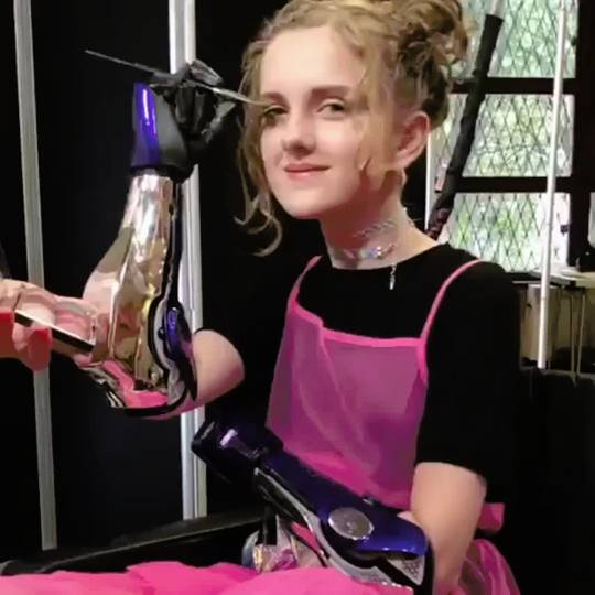 Makes me tear up seeing her so happy | Scrolller