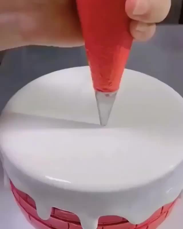 Making Santa frosting look easy | Scrolller