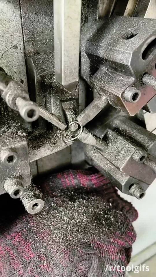 Making wire whisk balls | Scrolller