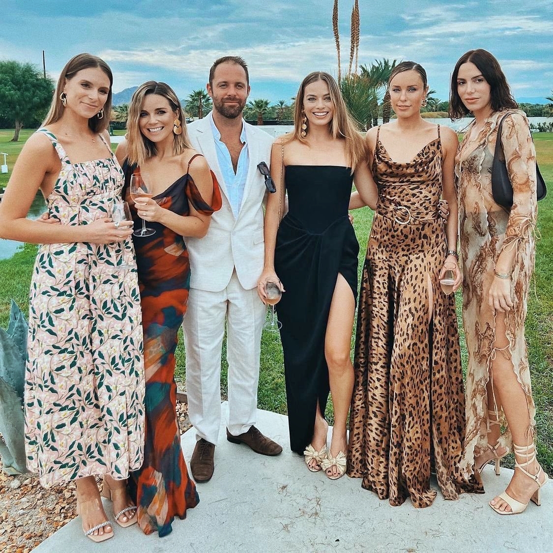 Margot Robbie At A Friends Wedding Scrolller 9554