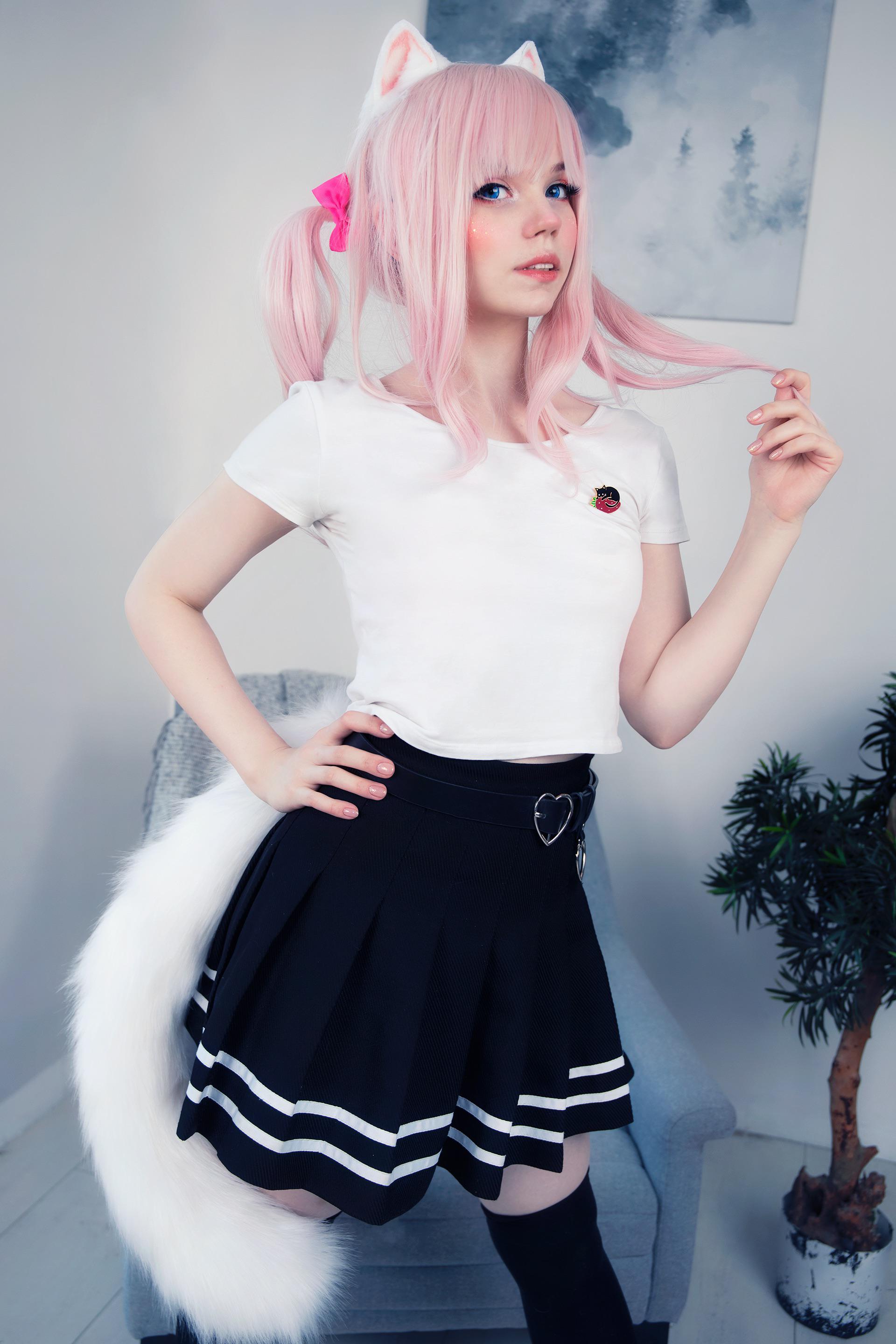 Marshmallow Neko | Scrolller