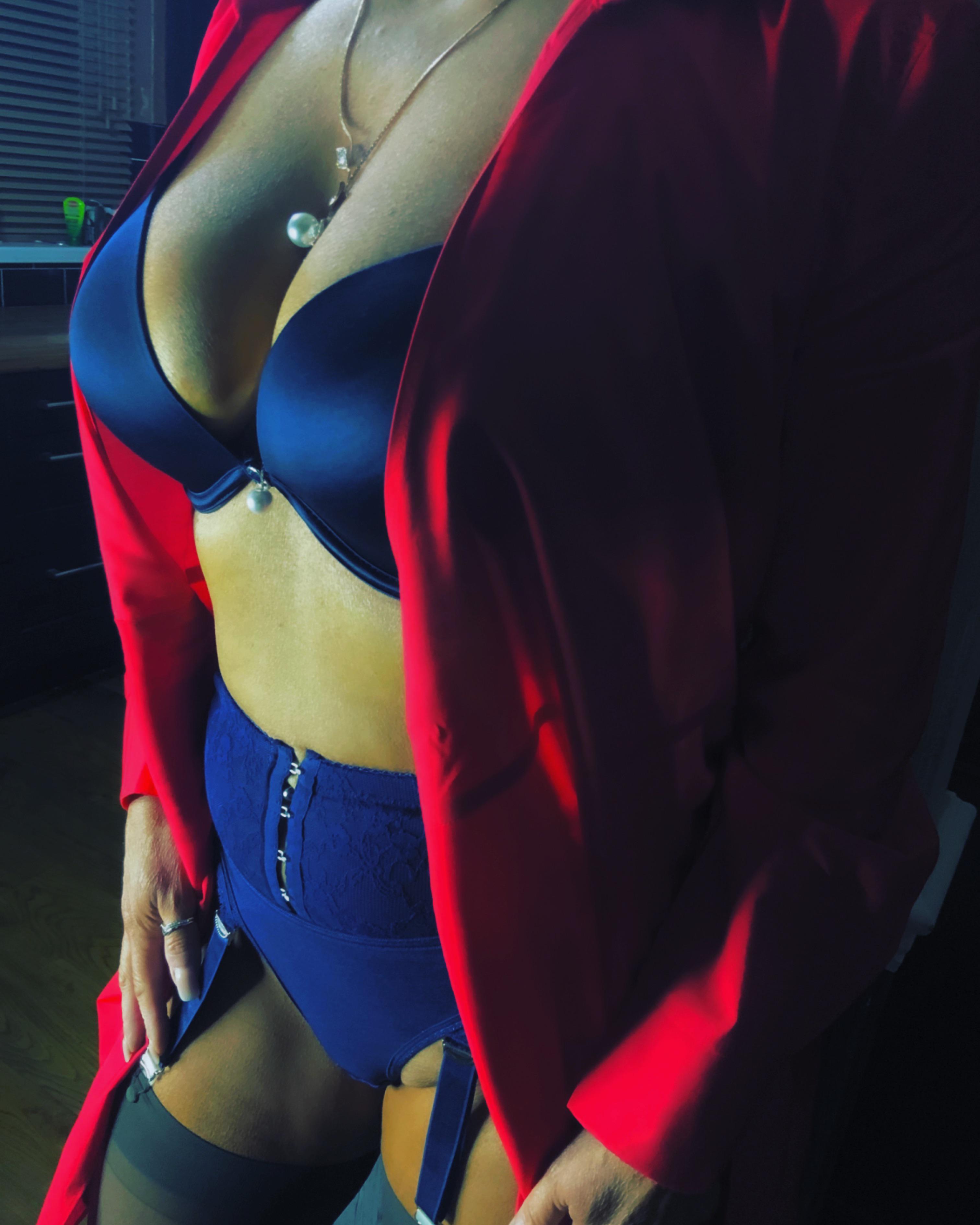 Marvel milf anyone 💙 ️💙 | Scrolller