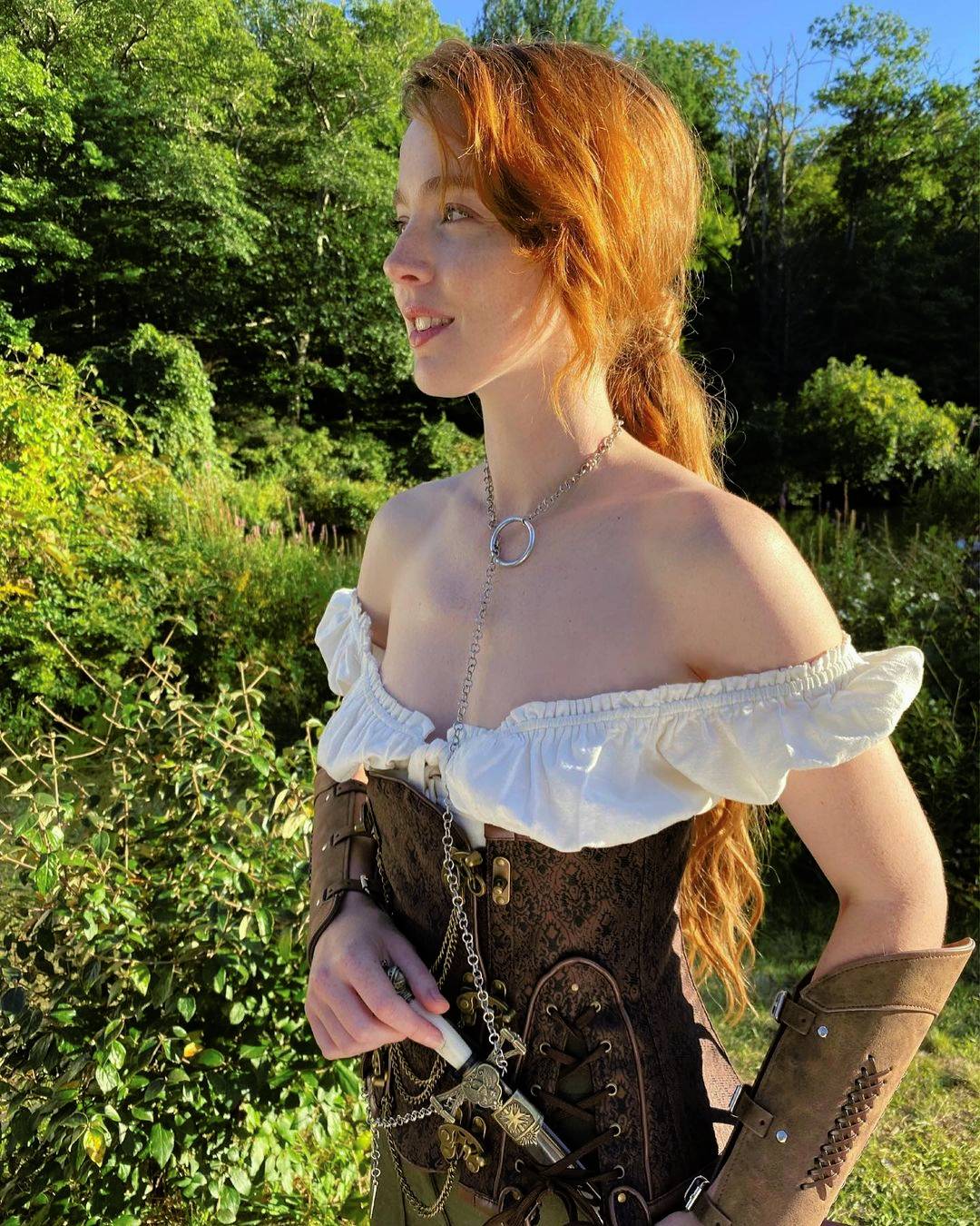 Medieval lass | Scrolller