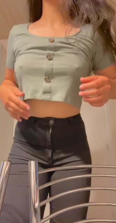 Meet me at the meeting room (f) ? | Scrolller