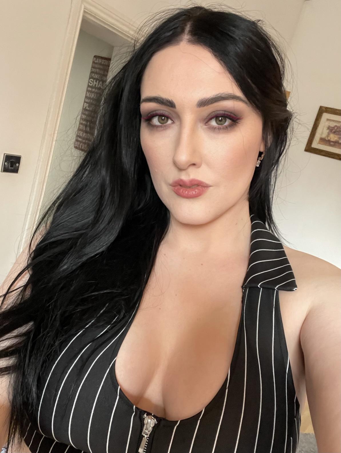 Meet me by the photocopier [OC] | Scrolller