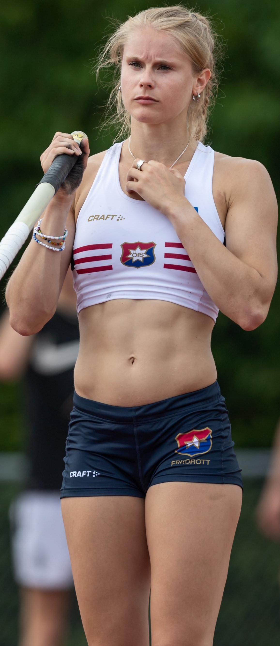 Michaela Meijer | Scrolller