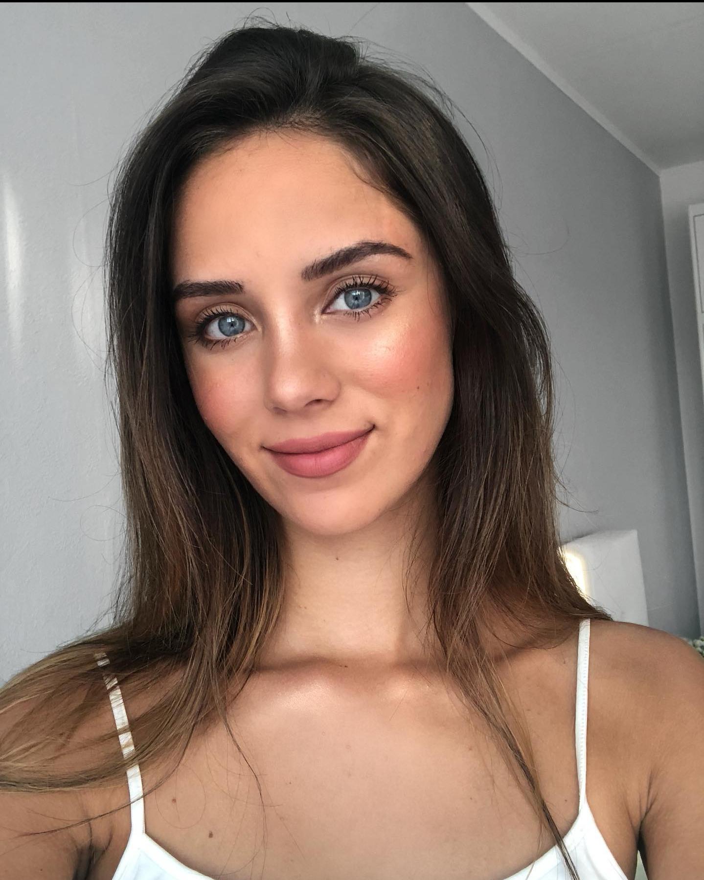 Michelle Lzd [irtr] | Scrolller