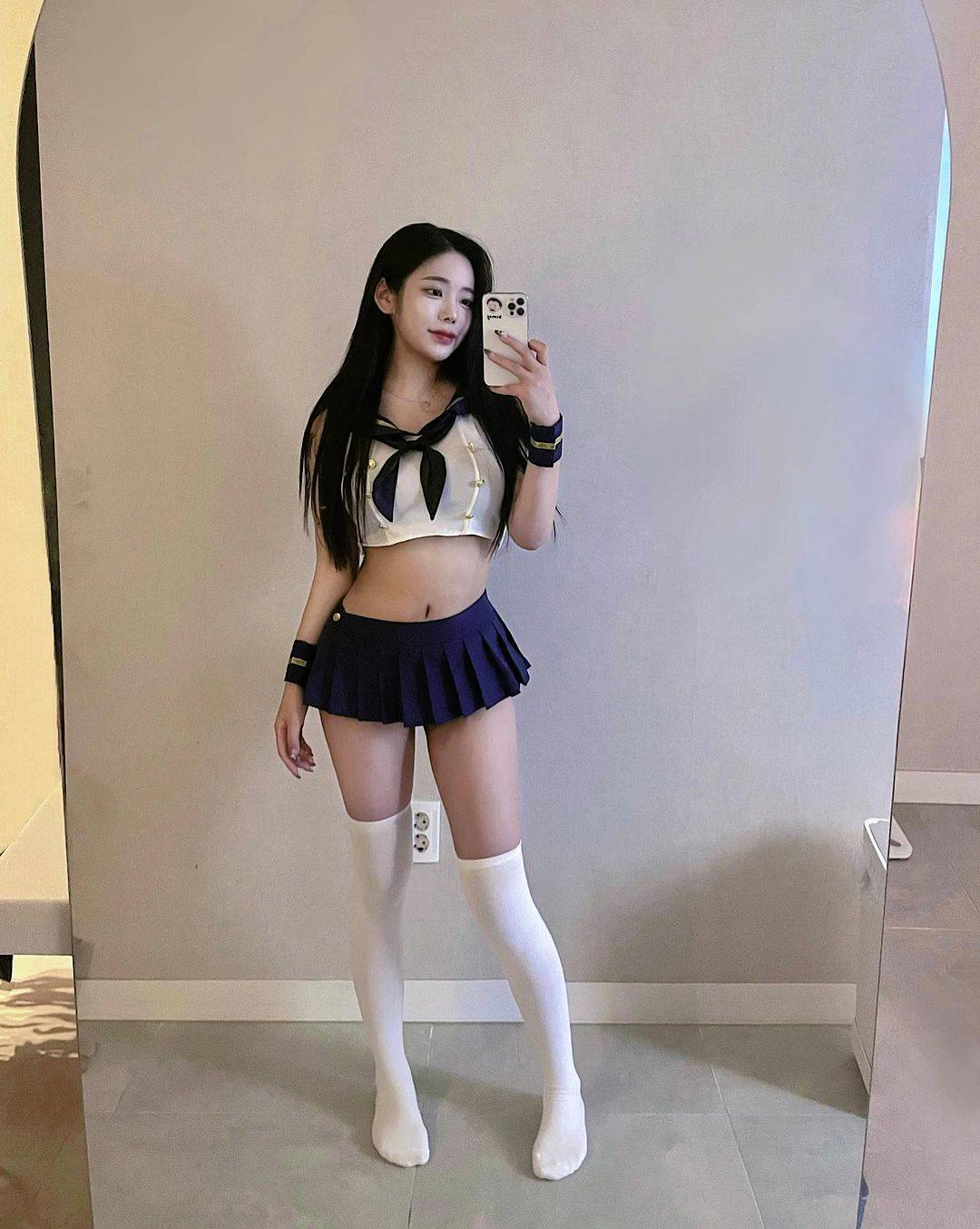 Micro skirt | Scrolller